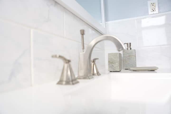 9+ Person Stay | 20 Min To Ewr & Nyc | Spacious - Bayonne, NJ