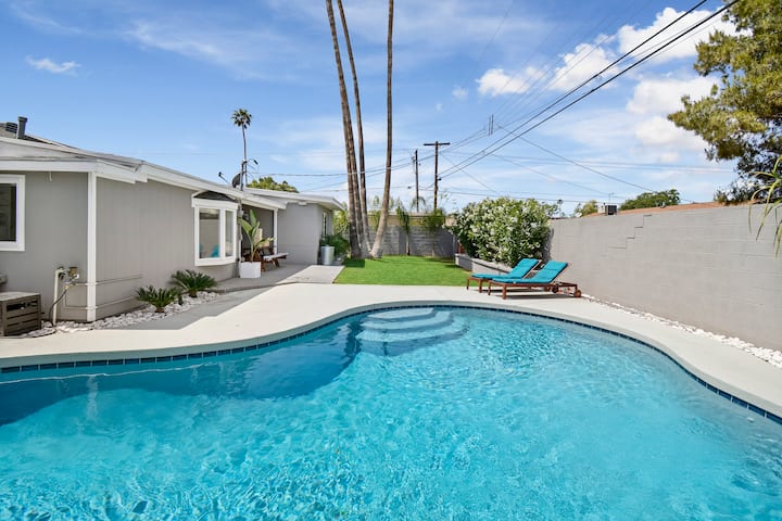 Remodeled Modern Retreat With Private Heated Pool - Scottsdale, AZ