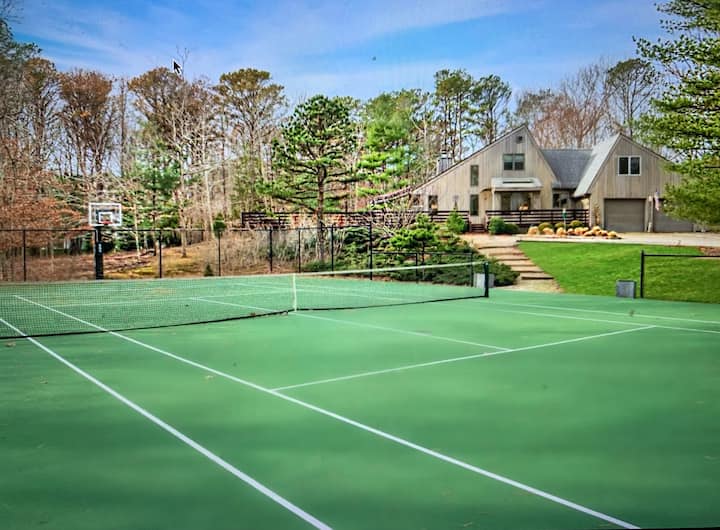 Tennis, B'ball, Pickleball, Pool, Hot Tub, Bikes - East Hampton, NY