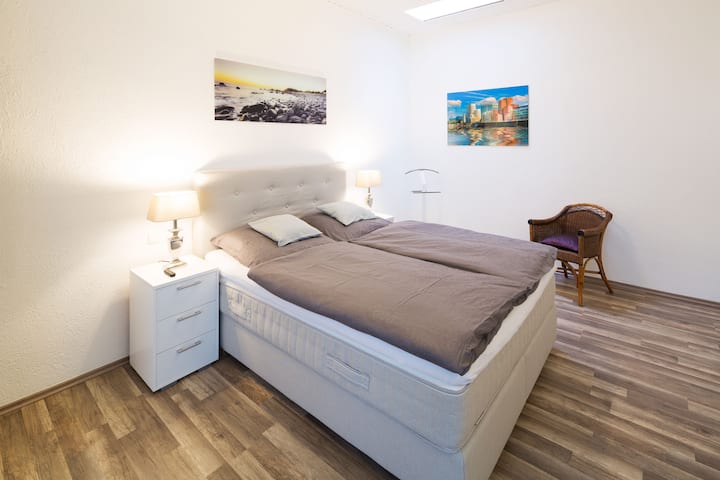 Studio/ Apartment Auf Hinterhof - Düsseldorf