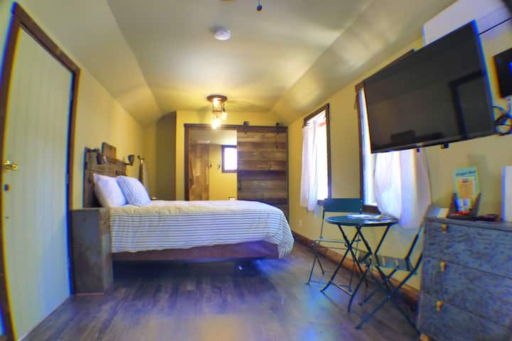 The Baltimore Mine Cabin#3  (Ada) - Foresthill, CA