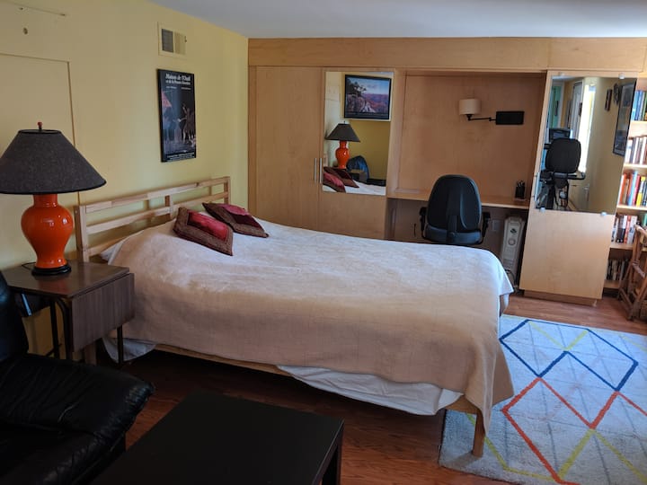 Attached Studio With Bay View & Garden - Berkeley, CA