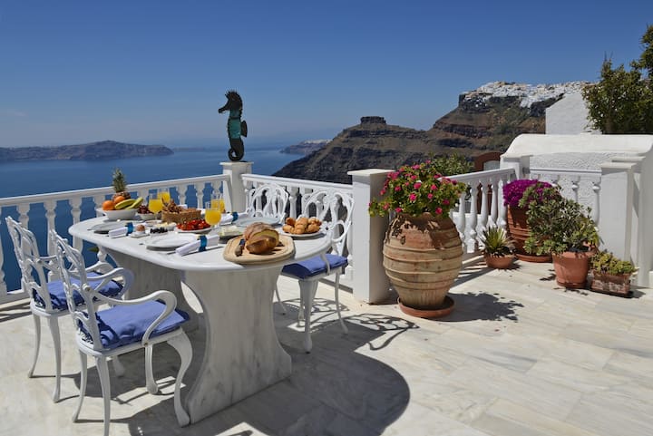 Private Villa Overlooking Volcano - Santorini