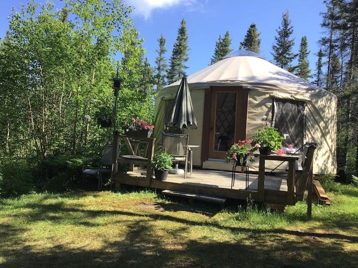 Yourte Chez Solange Et Jacques Sagnenay - Saguenay