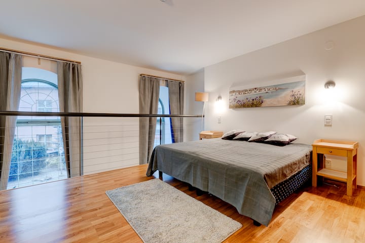 Loft-style Apartment Near Old Town - Tallinn