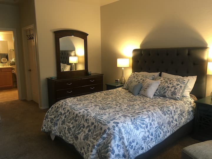 Stay Play Vacay Chandler Condo - Chandler, AZ