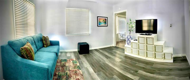 Lovely Private 🛣 Friendly Plentiful Parking ✅Wifi - Gardena, CA