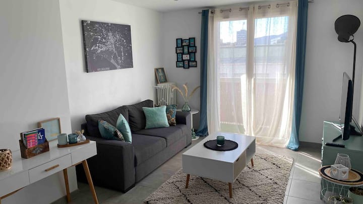 Appartement Lumineux Sans Vis-à-vis - Ibis budget Toulon centre