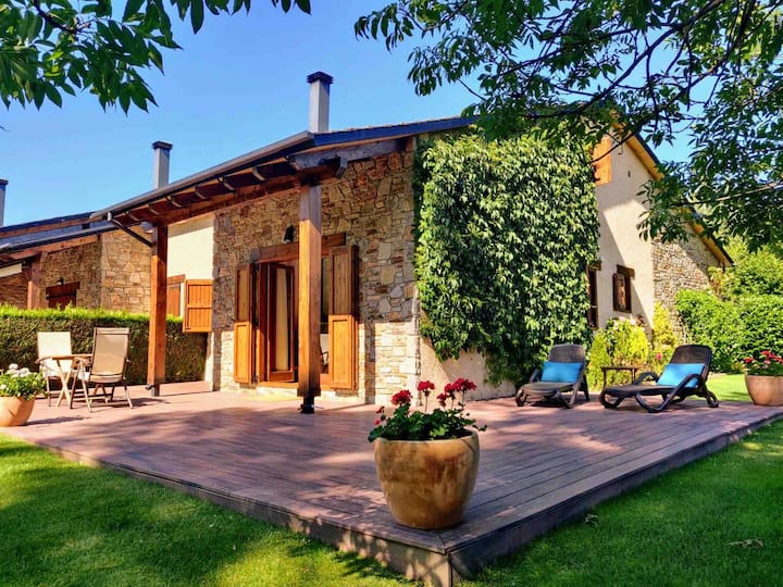 En La Cerdanya, Preciosa Tentación. - Alp, Catalonia