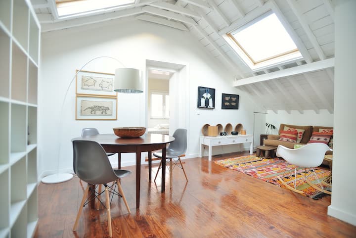 Nid Douillet Au Bairro Alto - Lisbon