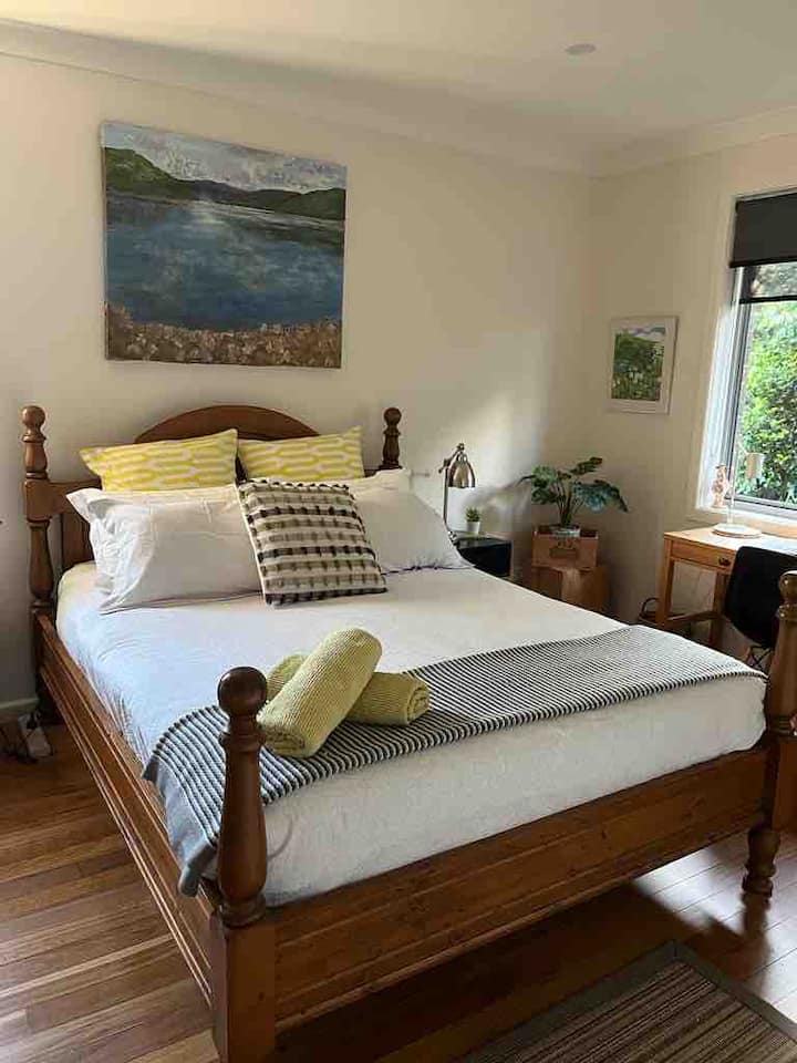 Retreat Close To Beach And Town - South Coast