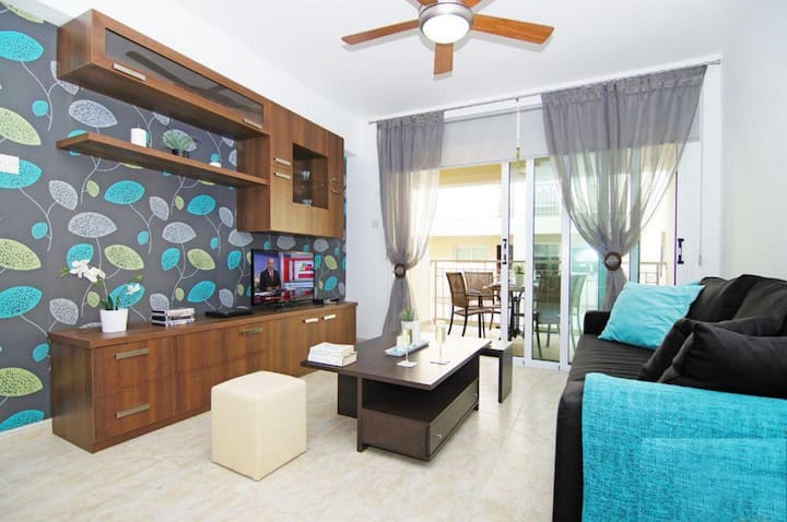 Stylish Cyprus Holiday Apartment - Famagusta