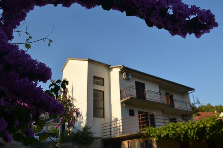 Nice And Pleasant Apartment, 2+1 - Jelsa