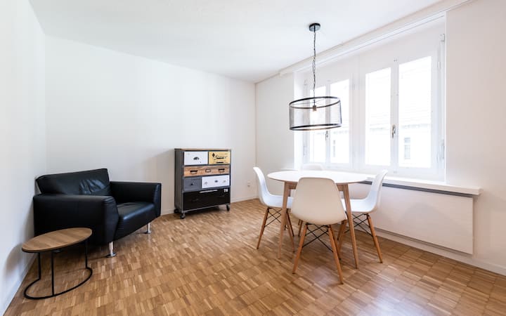 Industrial 2 Rooms Apartment In District 4 - Kanton Zürich