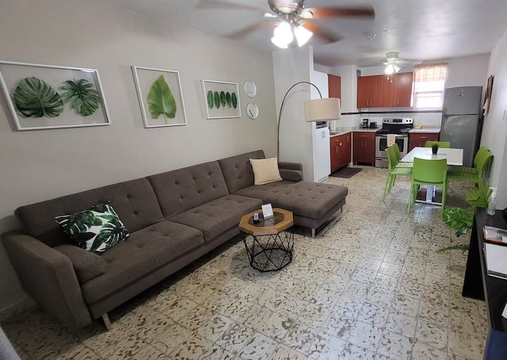 Family Apt On Perfect Location W/ Interior Garden - Levittown