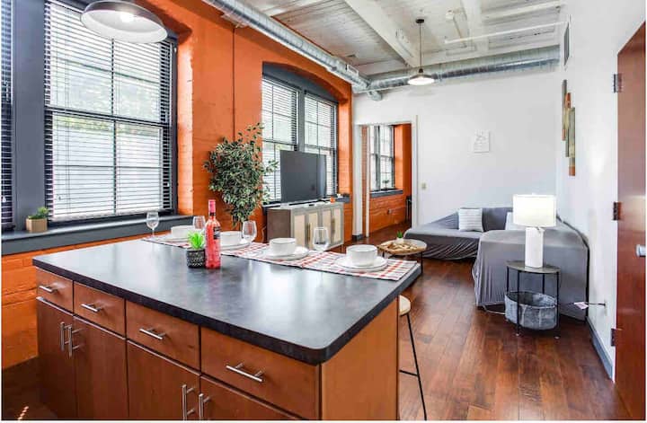 ~2~ Ny Style Centric Loft With King Bed By Park Av - Rochester, NY