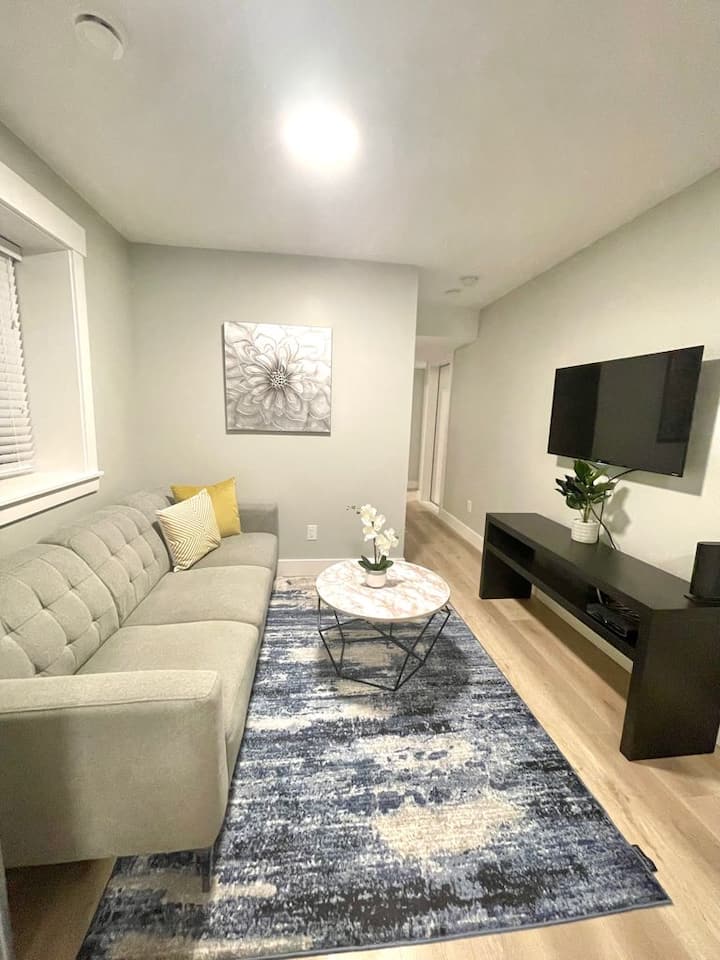 2 Bedroom With Parking - Surrey