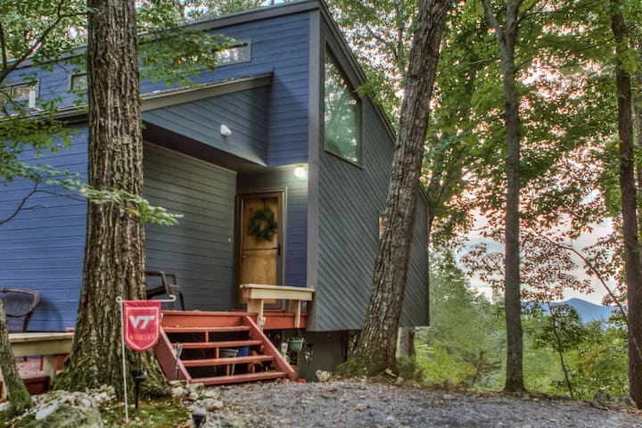 The Treehouse: Mtn View Retreat, 10 Min To Bburg - Blacksburg, VA