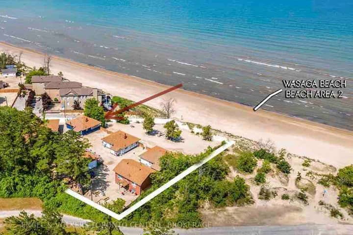 4 Bedroom Waterfront Cottage (1) - Wasaga Beach