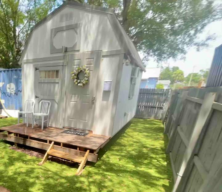 Loft Tiny House In Tampa With Goats - Tampa, FL