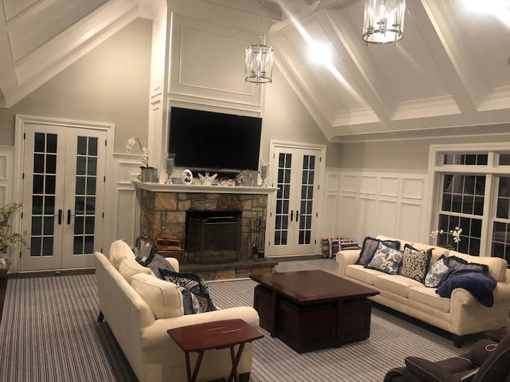 Greenwich Home W/pool (May-october) - Greenwich, CT