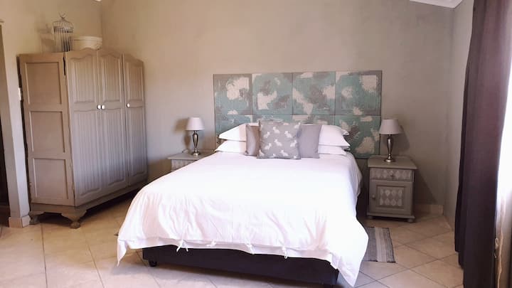 Fynbos Cottage @ Olivanti Manor (Self Catering) - Oudtshoorn