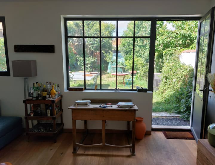 La Rochelle Centre Maison Avec Jardin. Très Calme - La Rochelle