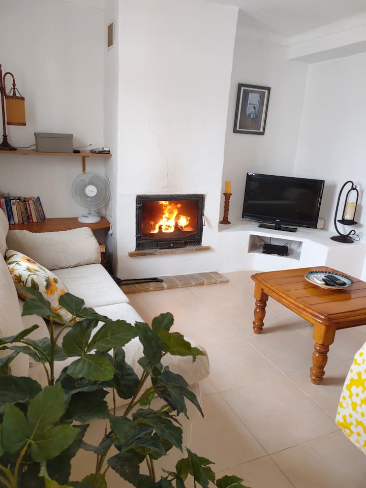 Casilla La Rambla 2, Log Burner (Logs Inc) Pool - Montilla