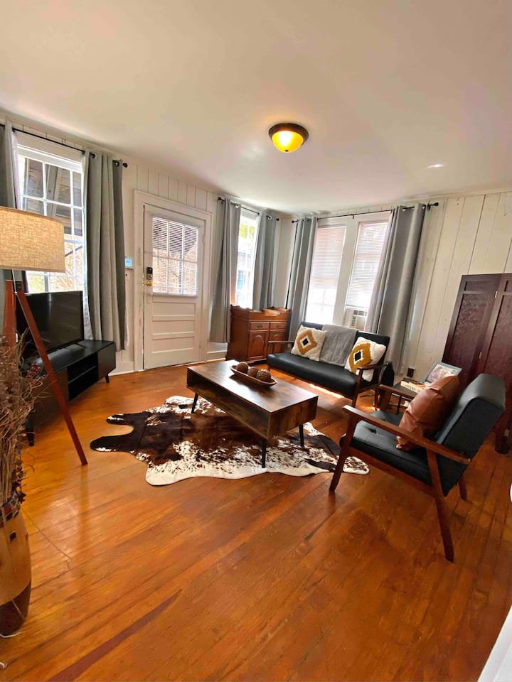 Downtown 2 Br Apartment With Free Onsite Parking. - Columbia, SC