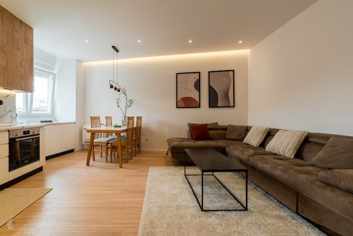 Central 2-bedroom Apartment In Tirana - Albania