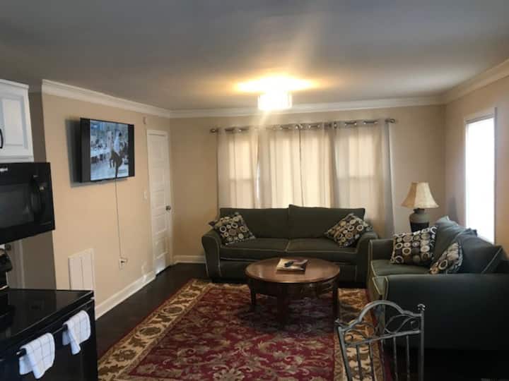 Southend 320 - Charlotte Douglas Airport (CLT)