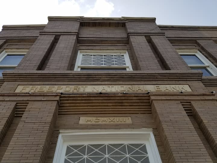 Seaside Loft Getaway @ Historic Downtown Freeport - Surfside Beach, TX