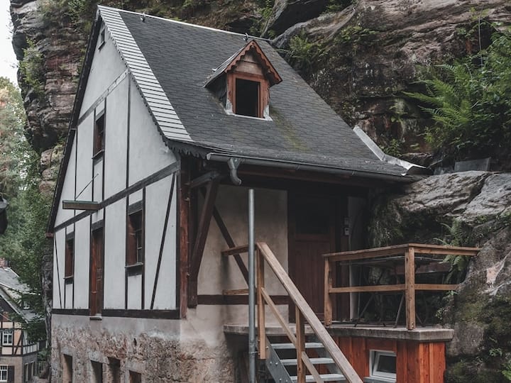 Matratzenlager Kuhstall, Backpacker Am Malerweg - Pirna
