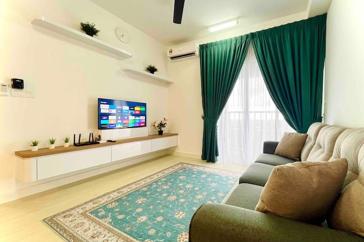 A Stylish 3br High-floor @ Klia With Balcony - Kuala Lumpur Airport (KUL)