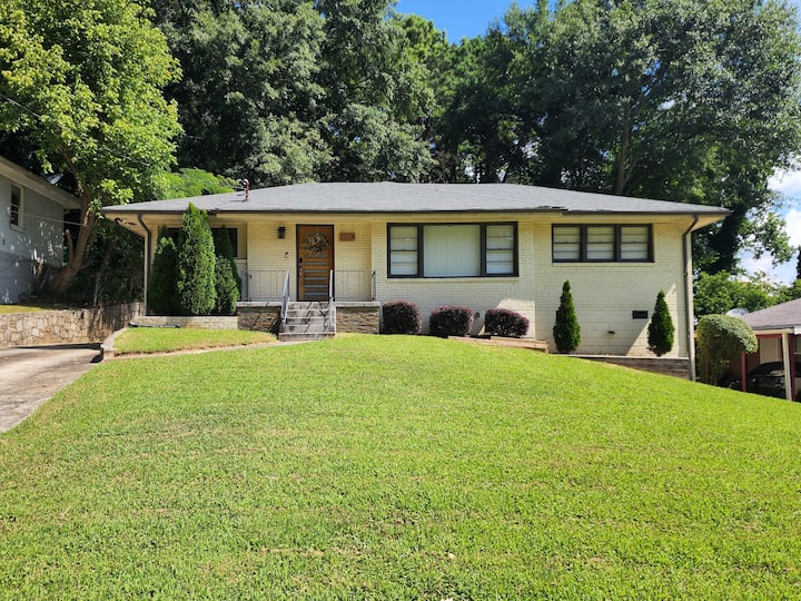 30+ Day Stays - 5 Min To Zoo- Fast Wifi- Dogs Ok! - Atlanta, GA