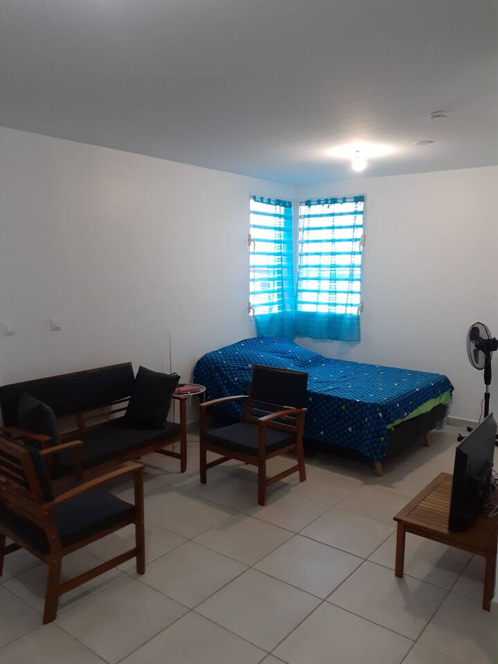 Grand Studio Avec Piscine Et Salle De Sport . - Fort-de-France