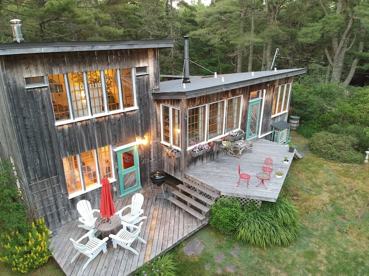 Private Forest Paradise In Perfect Location - Nova Scotia