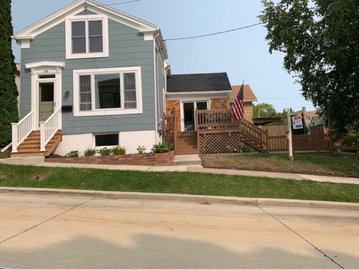 Newly Renovated Lake Michigan Bungalow - Sheboygan, WI