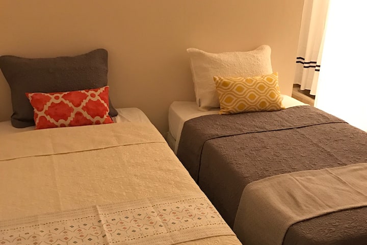 Convenient Ocean View Town-home - Ocho Rios