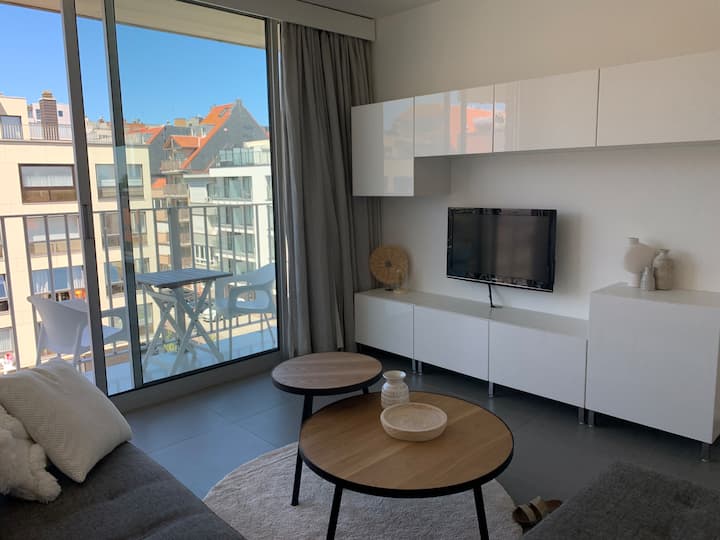 Lichtrijk Hoekappartement Op Toplocatie! - Nieuport