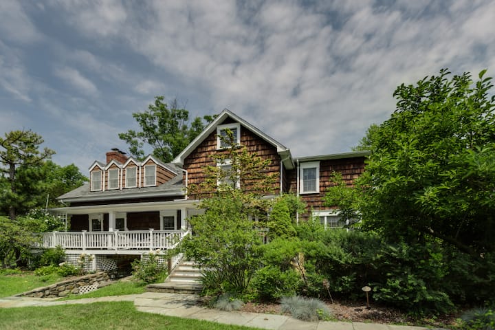 Cozy Guest Suite Bedroom Plus Living Room - Greenwood Lake, NY