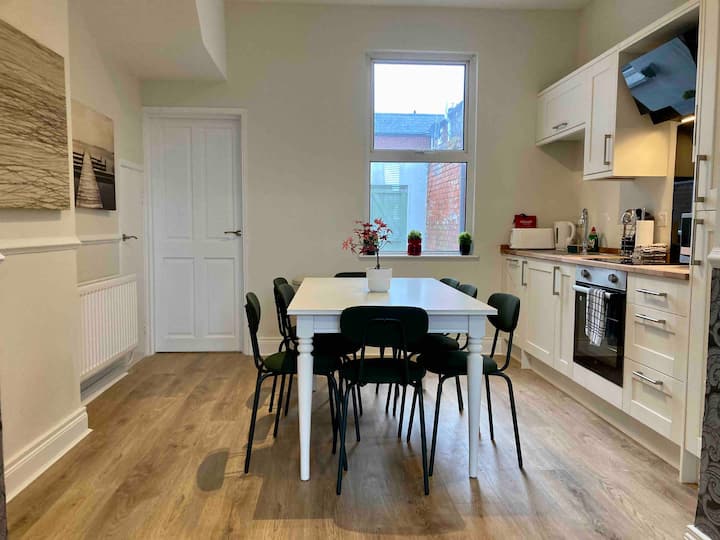 Spacious And Recently Renovated - Belfast