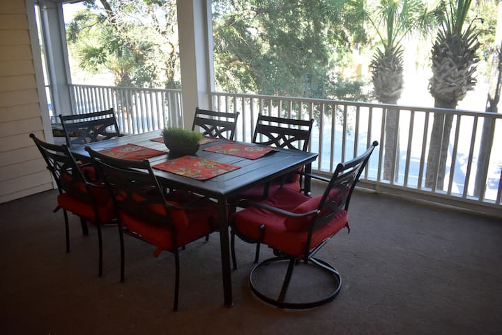 Tybee Escape Huge 5b/4.5 Bath 1 Block From Ocean - Tybee Island, GA