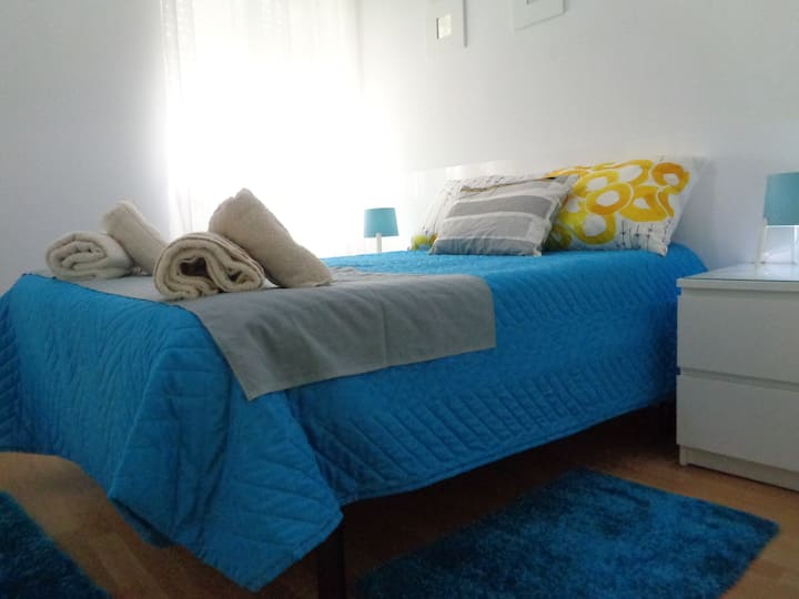Quarto Com Wc Privado - Peniche
