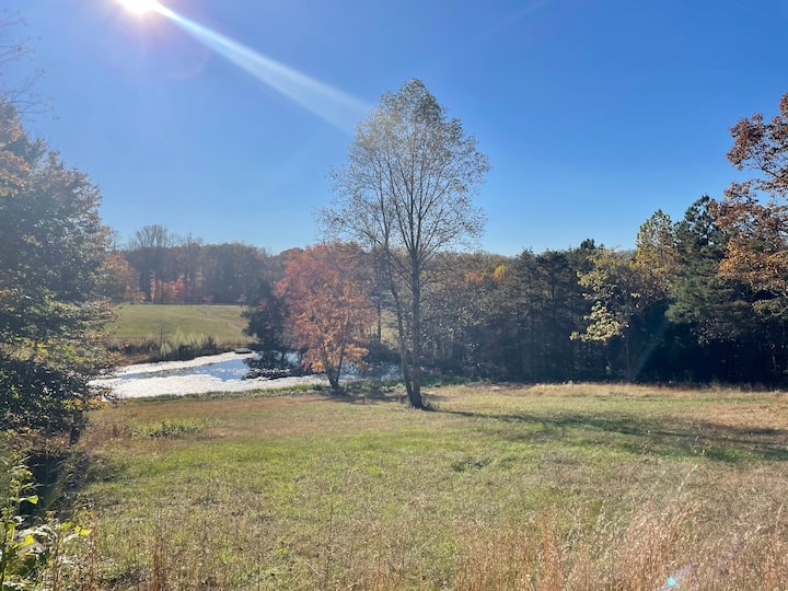 Updated Studio Apartment With Picturesque View - Charlottesville, VA