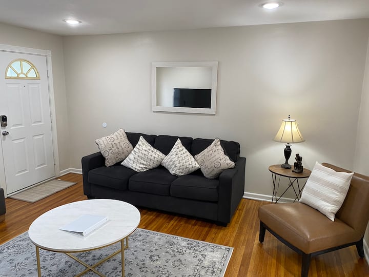 Cozy Eastside Bungalow - Wichita, KS