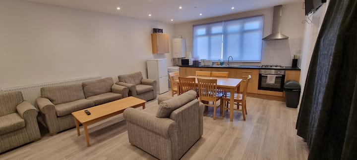 Spacious 2 Bedrooms Flat With River View, N3 - Great Yarmouth