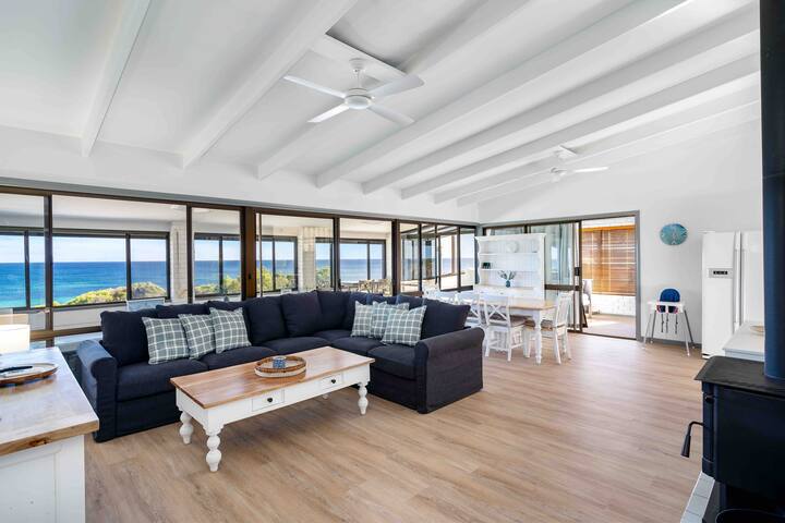 Beachfront Penthouse By Peppy Beach Retreats® - Peppermint Grove Beach