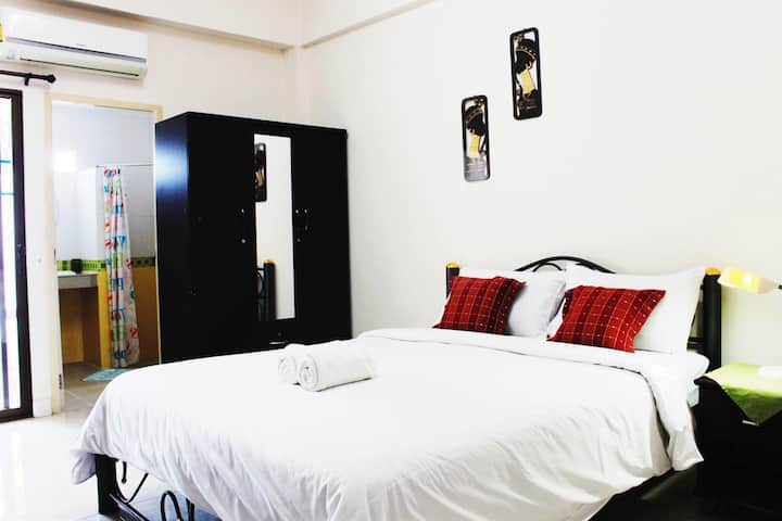 Chic&cozy Retreat In The Heart Of Nimman - Chiang Mai