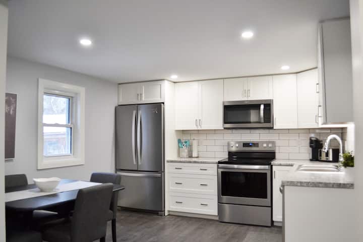 Restored Century Cottage By Grand River - Chicopee